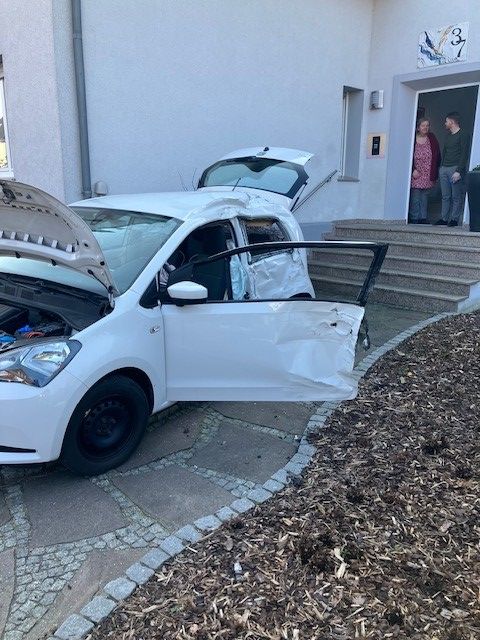 EB 170 „TH P-klemmt – Nach Verkehrsunfall Person im Auto eingeklemmt“ OT Holzhausen – Feuerwehr ...